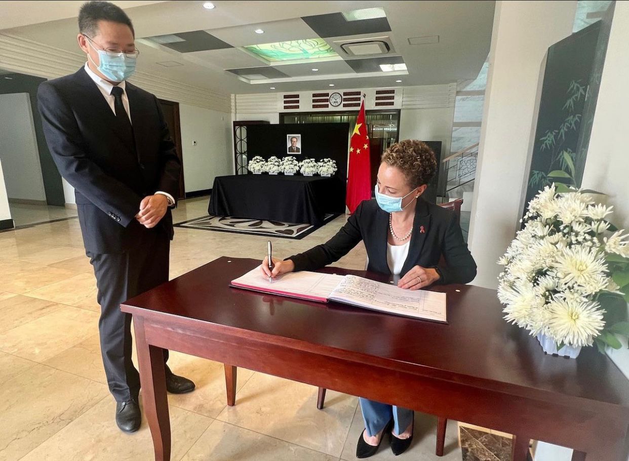 Foreign Minister signs Condolence Book on the passing of former Chinese ...